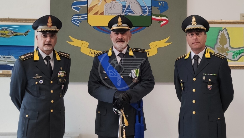 Guardia di Finanza: il Ten. De Francesco viene posto in congedo